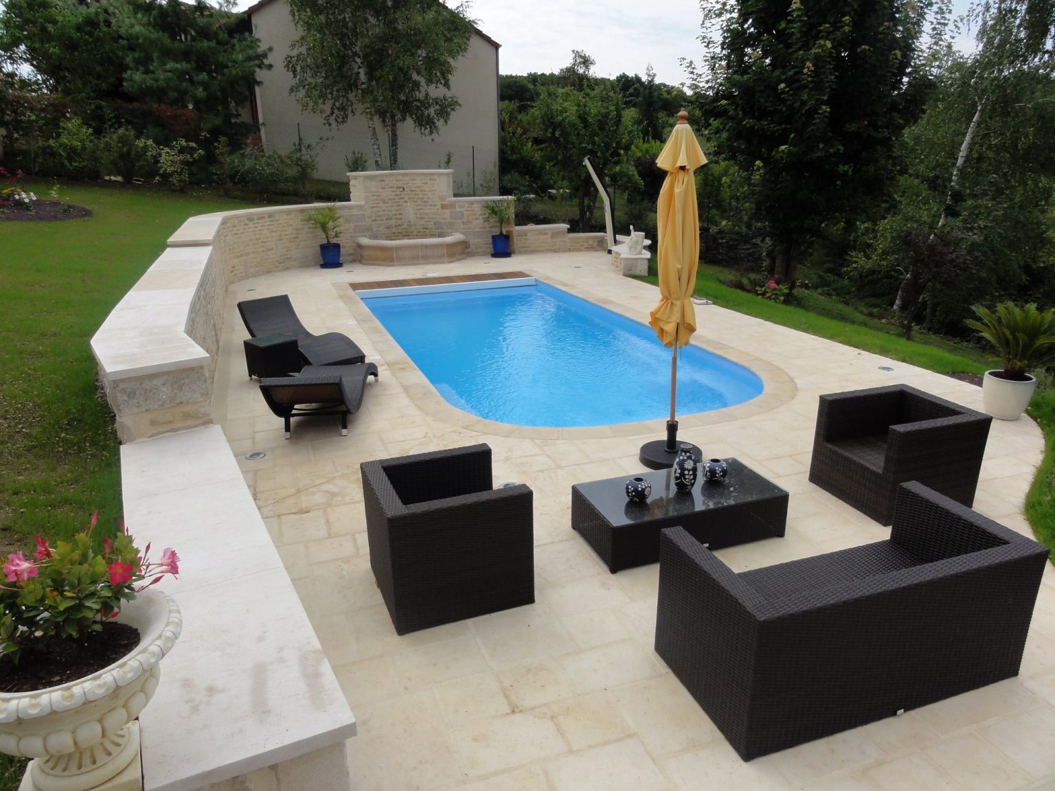 Bakewell Pools | Fibreglass and Ceramic Pools for Leisure and Exercise